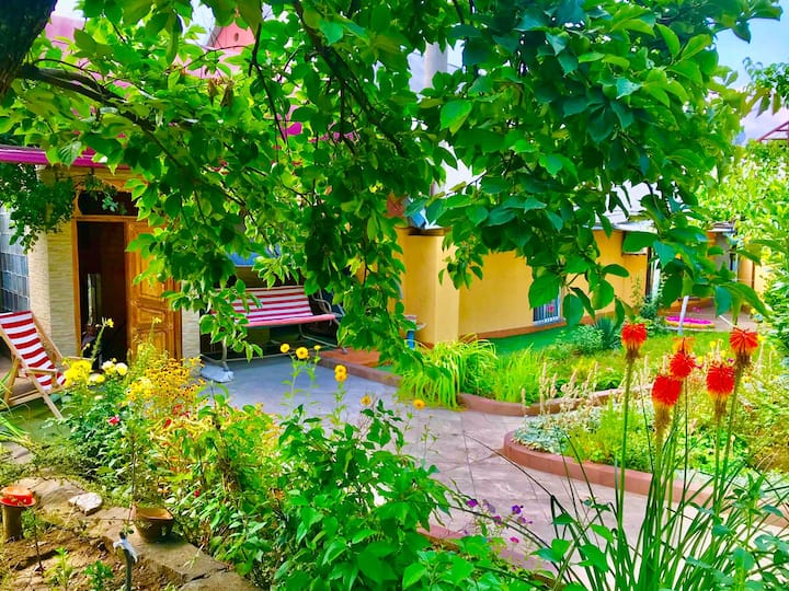 Eco Holiday House In The  Garden &Mountain View - Tbilisi