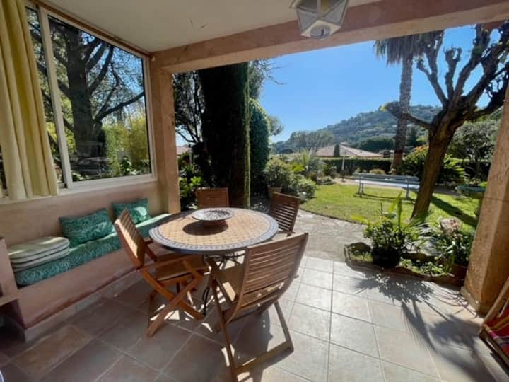 Studio Coquet à 250m Plage, Calme, Parking, Wi-fi - Le Lavandou