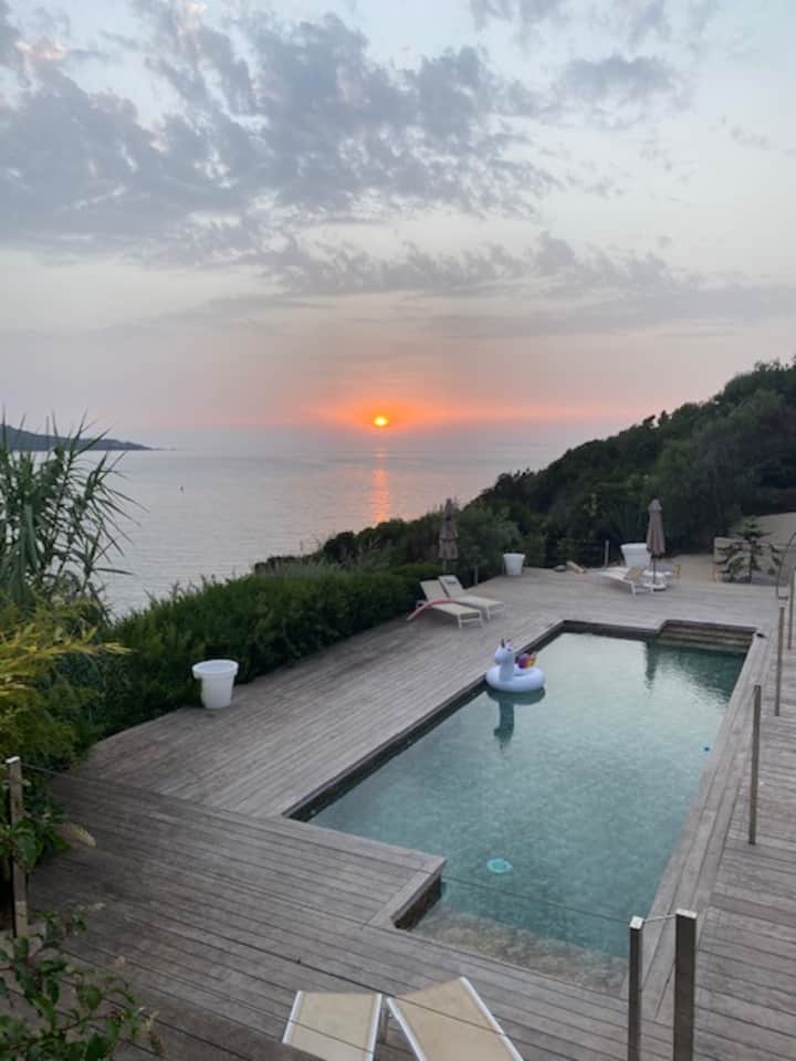 Villa "Pieds Dans L'eau" Avec Piscine - Serra-di-Ferro