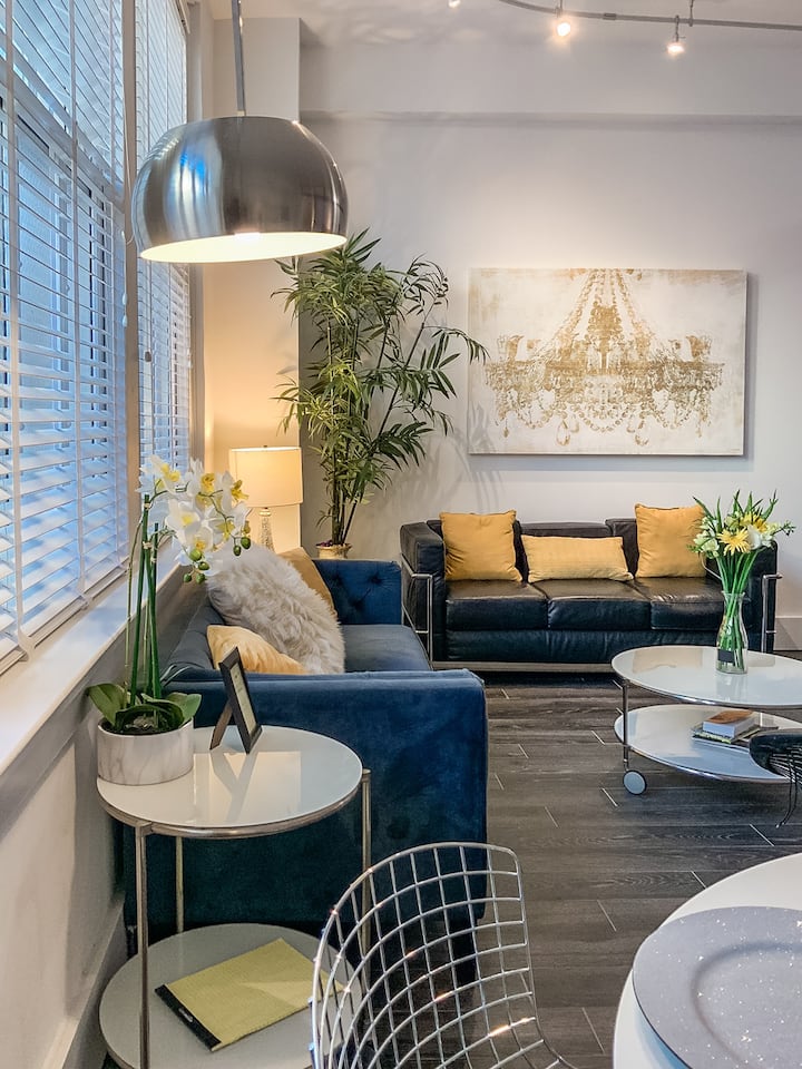 4 Bedroom 4 Ba 2 Blocks Off Bourbon Prime Location - New Orleans, LA