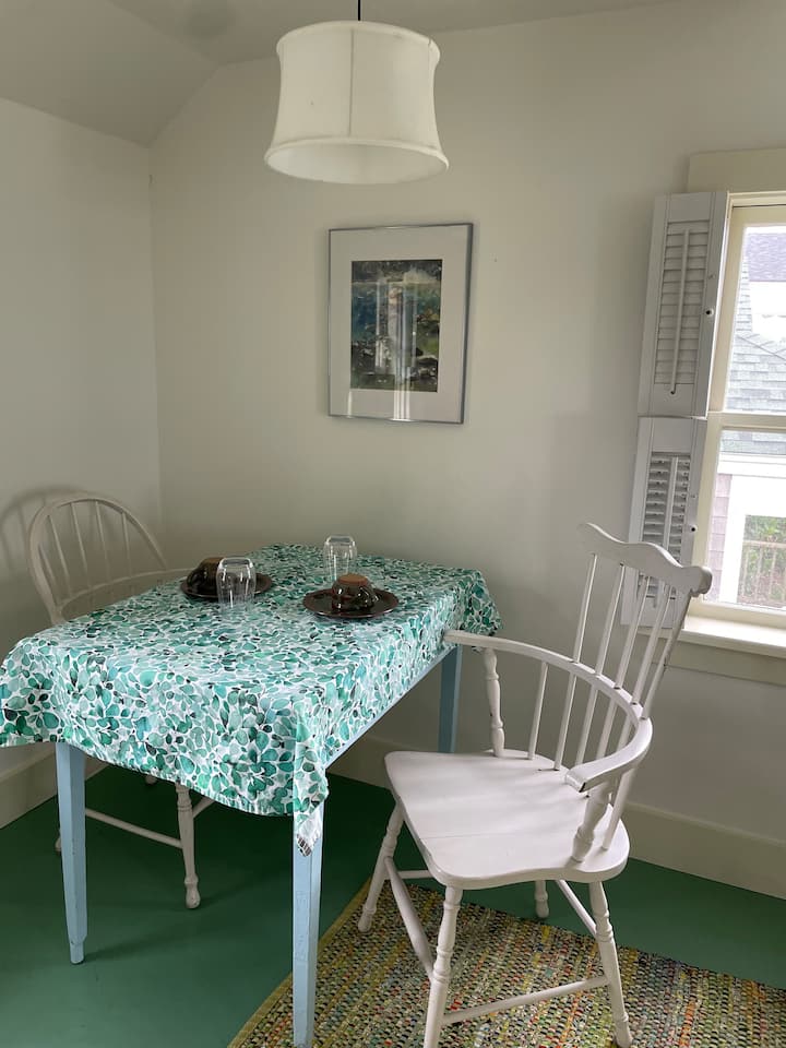 Sea Breeze Inlet Cottage, 2 Room Suite - Block Island, RI