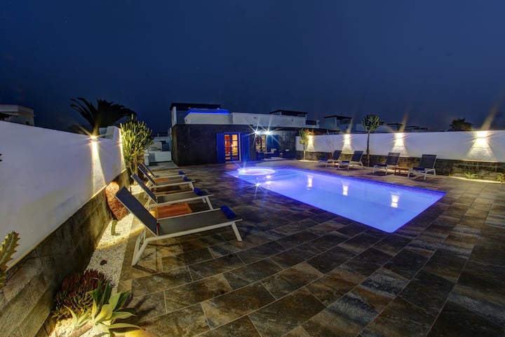 Casa Canela, 3 Ensuite Bathrooms And Jacuzzi - Playa Blanca