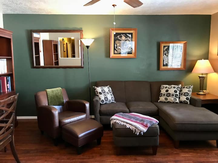 Newly Renovated & Artsy Home In The Heart Of Abq - Albuquerque, NM