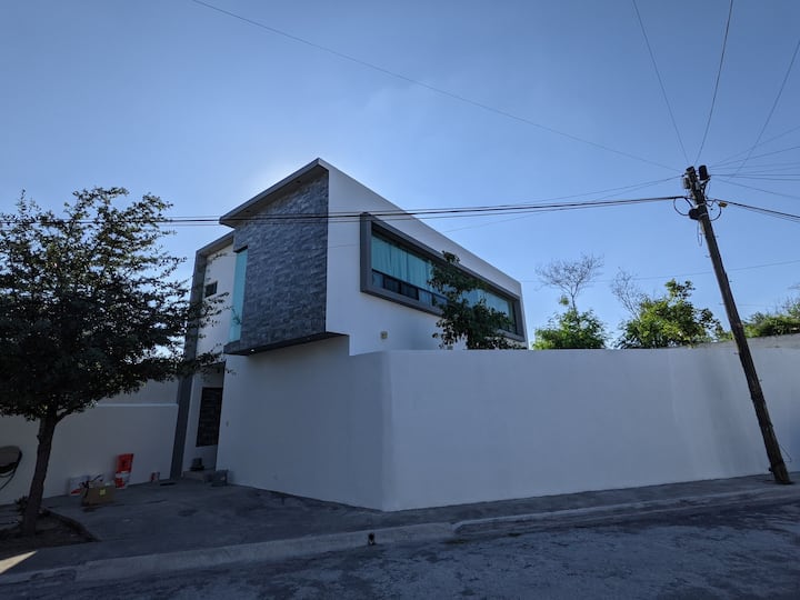 Cuarto Queen Privado Con Baño - Monterrey