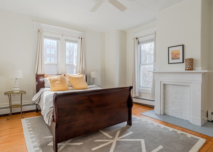 Charming West End 2 Bedroom - ポートランド, ME