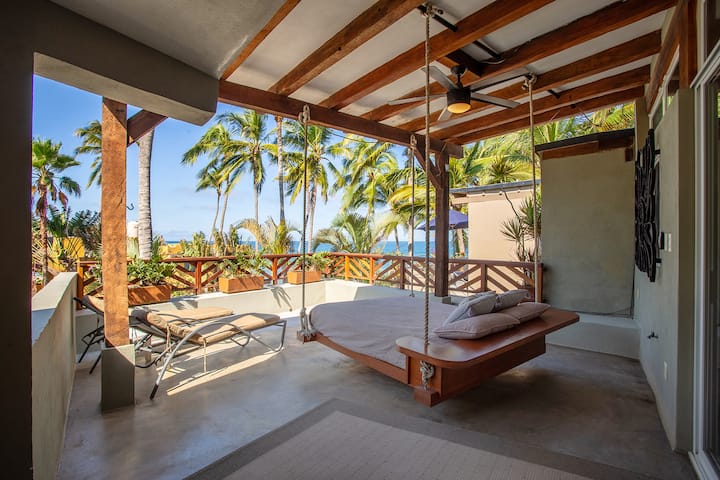 Central, Beachfront, Ocean View, 4bd W/penthouse - Sayulita