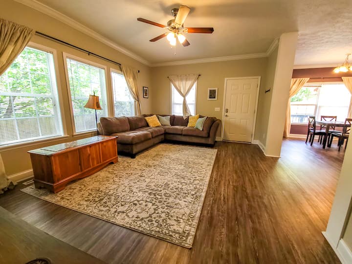 Family Friendly, Roomy, And Comfy Home - Asheville, NC
