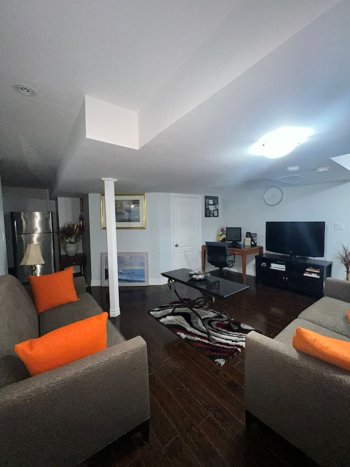 Victoriaville Suite - Brampton