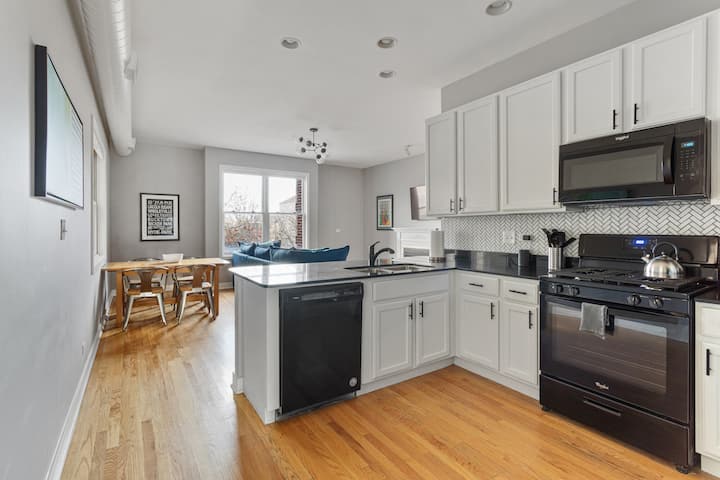 The Upscale Getaway Near Downtown - McKinley Park - Chicago