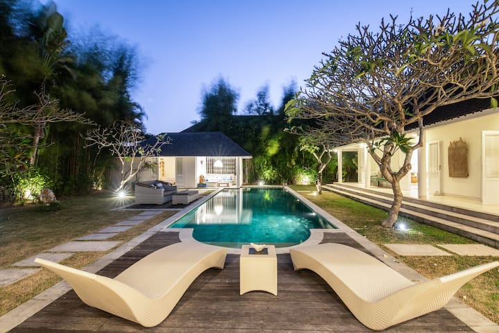 Umalas Dedalu Villa 4 Bedrooms - Bali