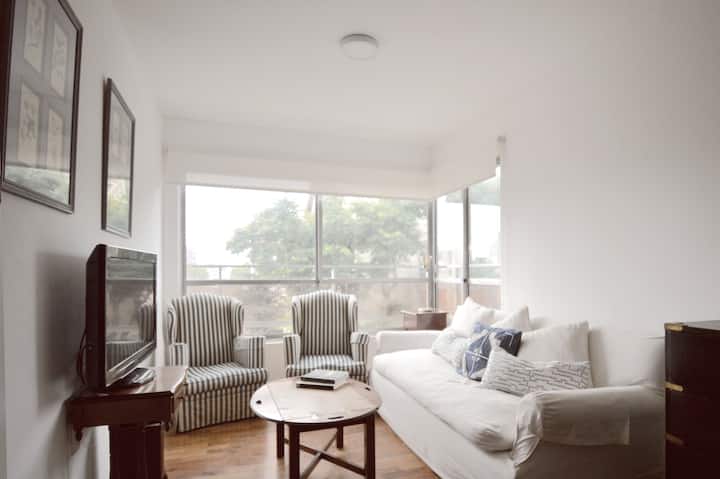 Playa Y Ciudad En Montevideo. Apartamento Completo - Montevideo