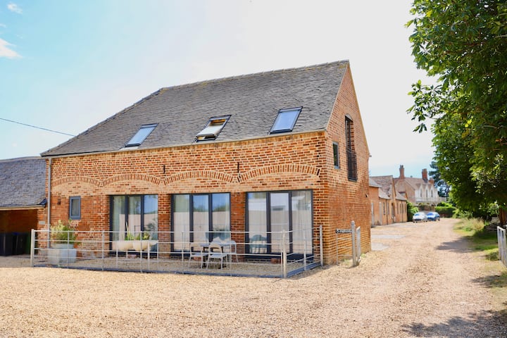 Stunning Barn Conversion In Beautiful Countryside - Stratford-upon-Avon