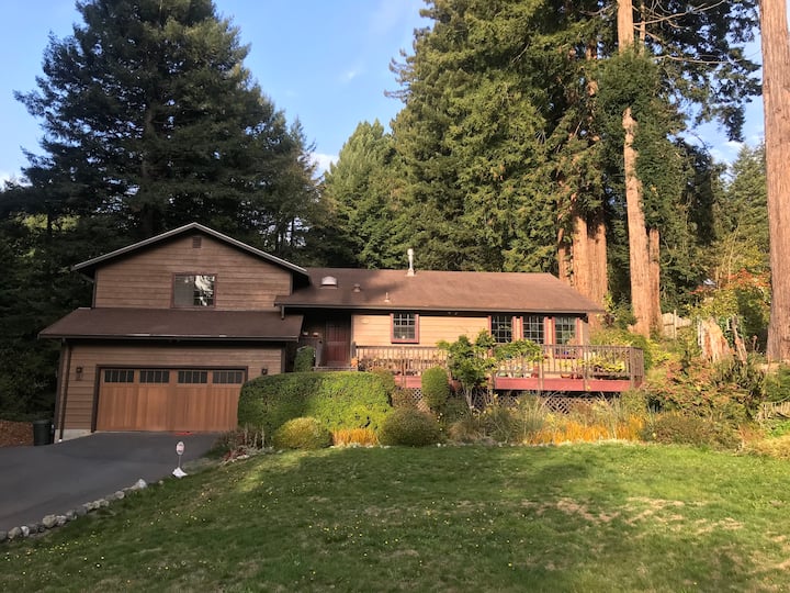 Elegant Arcata Home With Two Bedrooms - Sequoia Park Zoo, Eureka