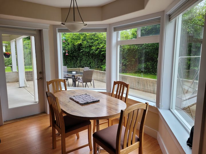 Sunny Suite Close To Sooke Harbour And Town Core. - Sooke