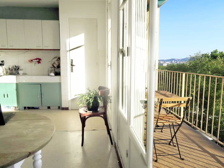 Marseille: T3 Lumineux Avec Terrasse - Marseille