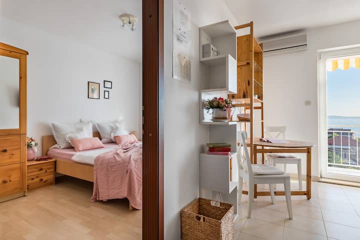 26 M² Ferienwohnung ∙ 1 Schlafzimmer ∙ 2 Gäste - Podstrana