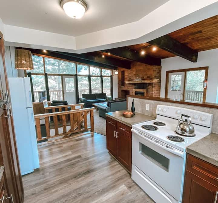 Bluemountain Cottage/hottub/sauna/private Beach - Collingwood