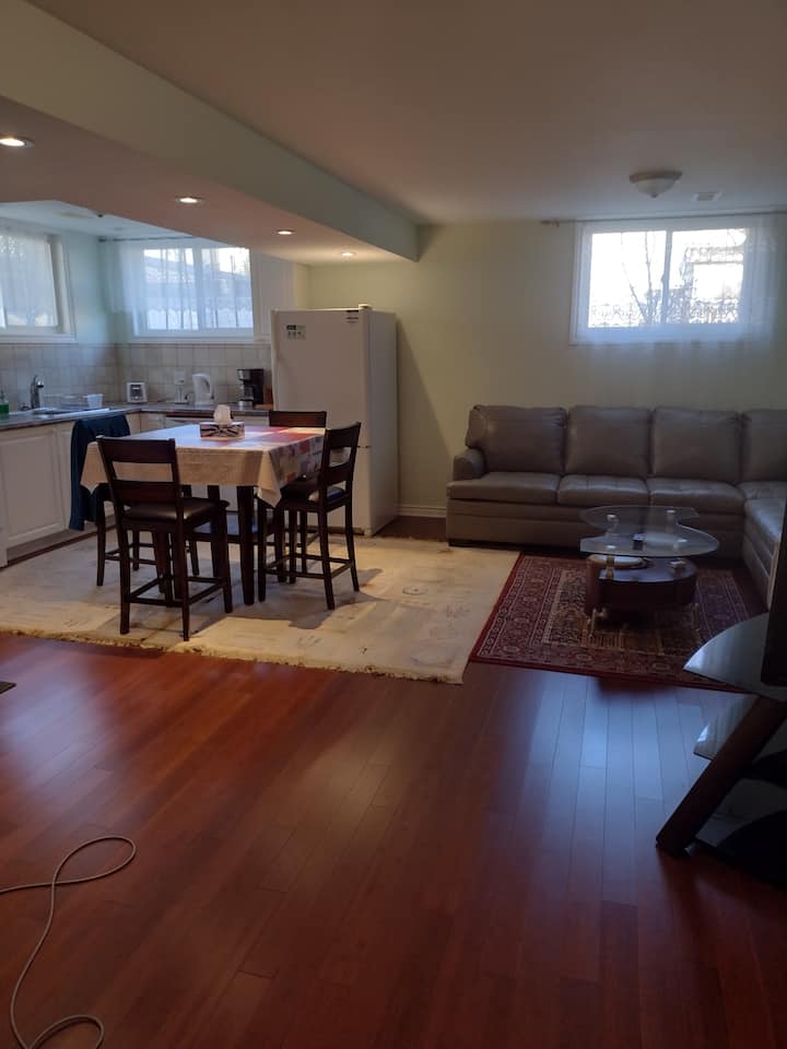 Amazing 3 Bedroom With Free Parking - Gatineau