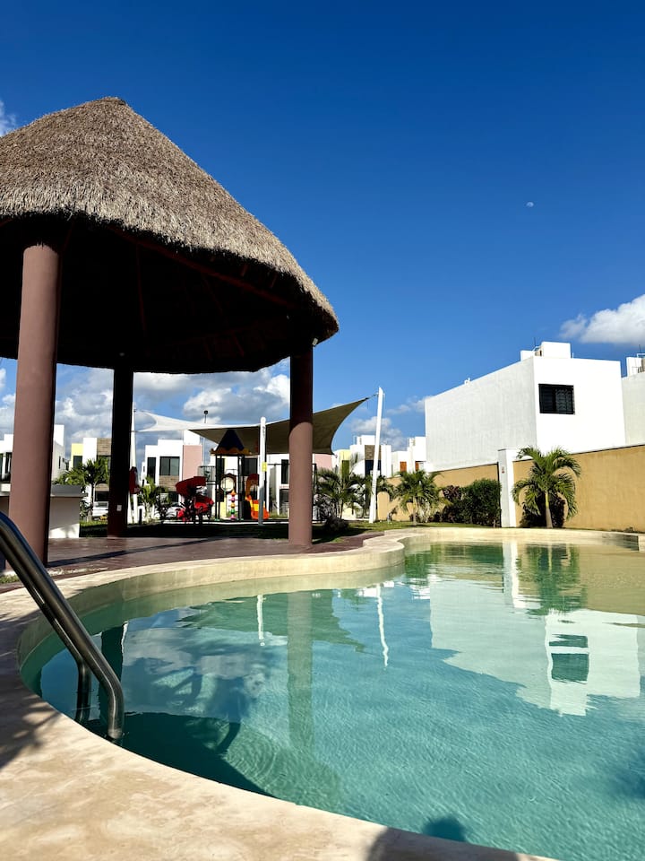 ~ Casita Frente A La Alberca ~
3 Beds / 1.5 Bath - Playa del Carmen
