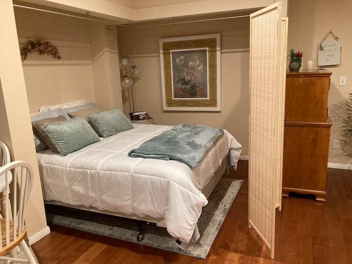 Beautiful Private & Safe Studio Near Hospitals - La Mesa, CA