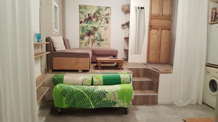 Studio Dans Une Cour Intérieure :2 Pas Des Arènes. - Nîmes