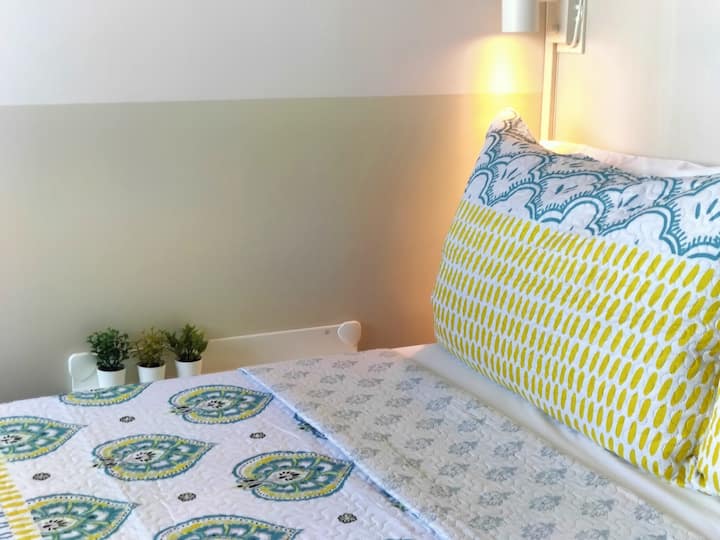 Clean & Cozy Qc Studio • Beside Gilmore Lrt - Quezon City