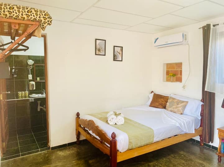 *Habitación Espaciosa En Pleno Centro. - Vinales