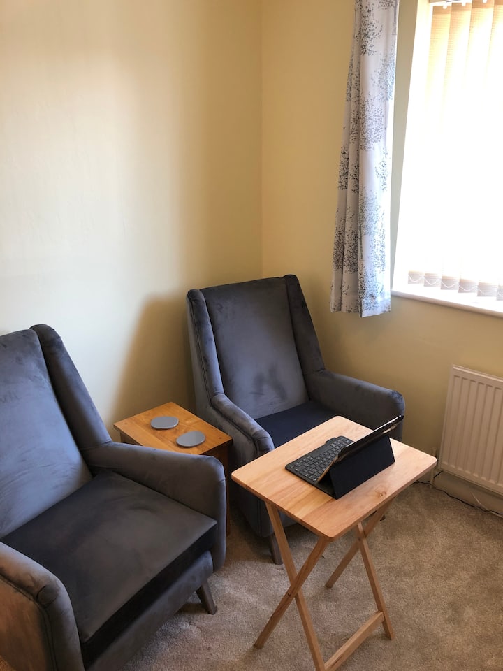 Two-room Suite 1km From Wareham Town Centre - Corfe Castle