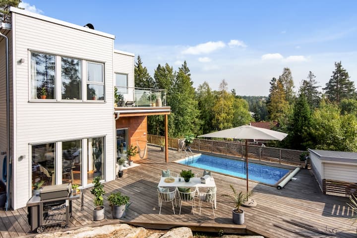 Magnificent Villa With Private Pool And Sauna - Haninge