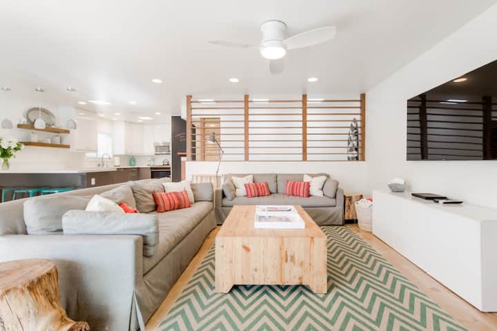 Seashore Dream-6 Bedrooms-ac/bikes-steps To Sand! - Newport Beach, CA