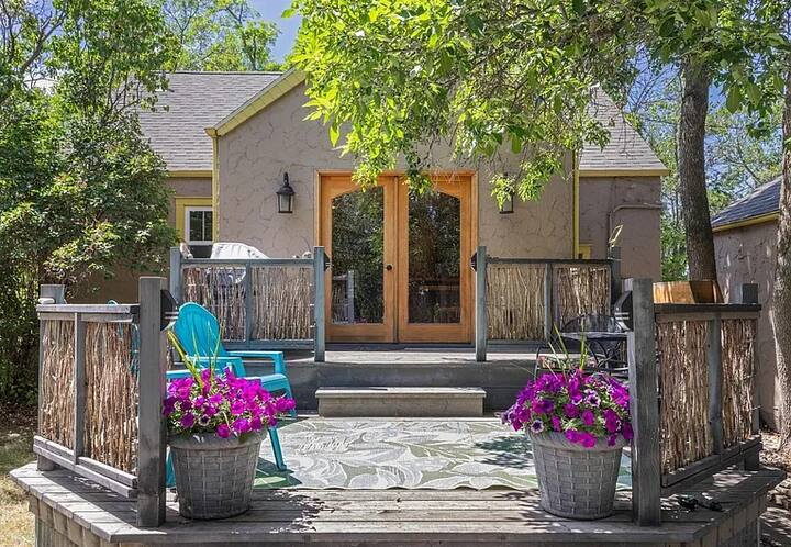 Charming Bungalow - Livingston, MT