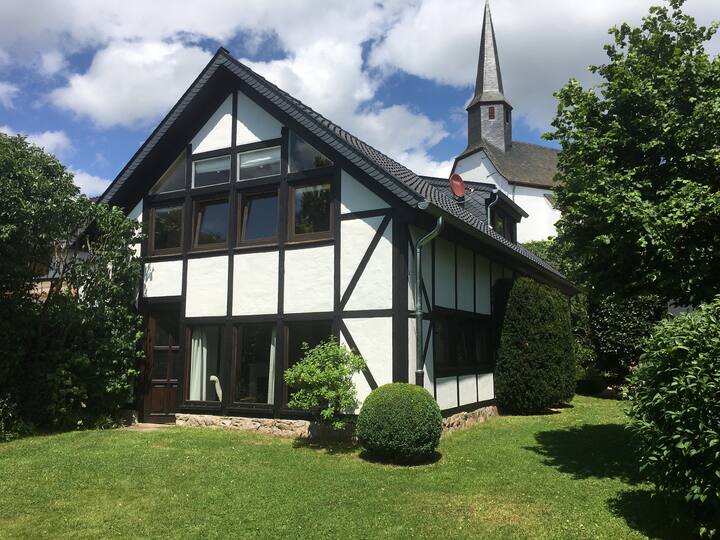 Gemütliches Fachwerkhaus Mit Garten - Blankenheim