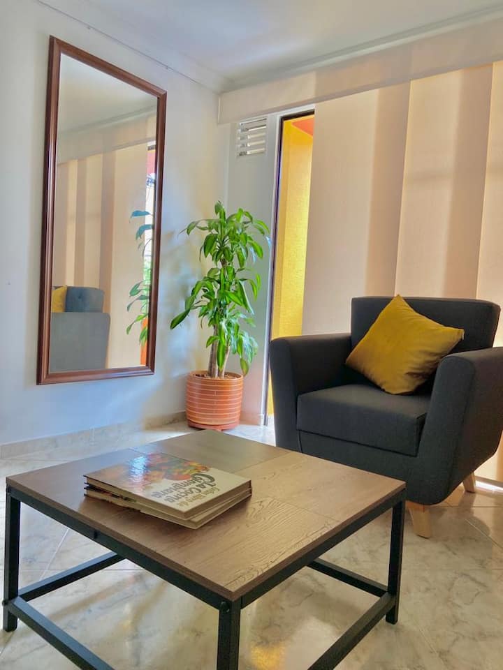 Cheerful 3 Bedroom Home, Free Parking On Premises - Medellín