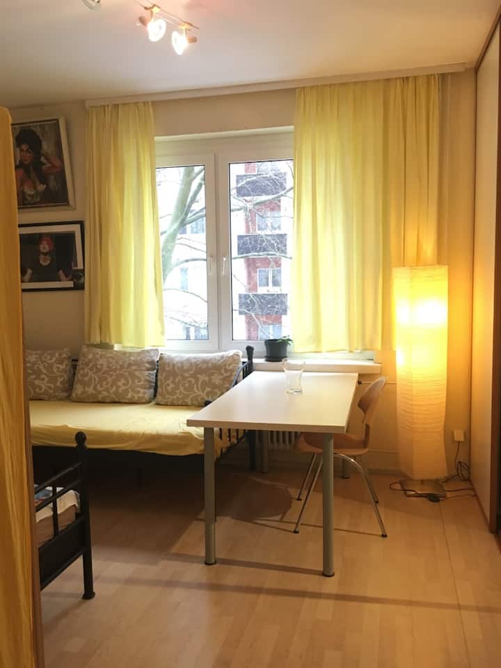 Zentral & Doch Gemütlich Im Grünen - Berlín
