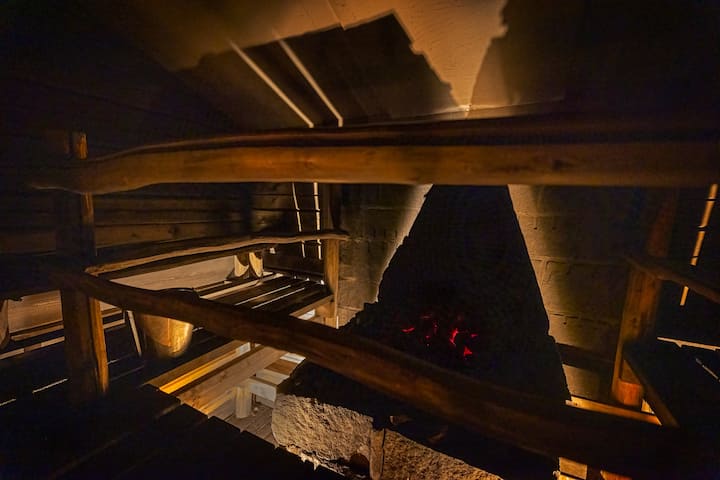 Niemi-kapee Smoke Sauna - A Log House By The Lake - Tampere