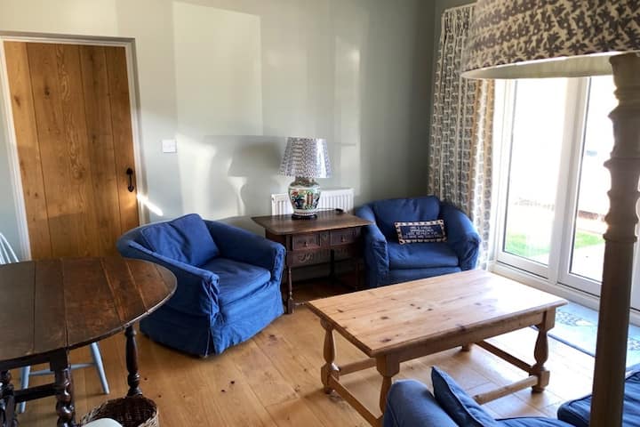 Stable Conversion In The Beautiful Surrey Hills - Shere