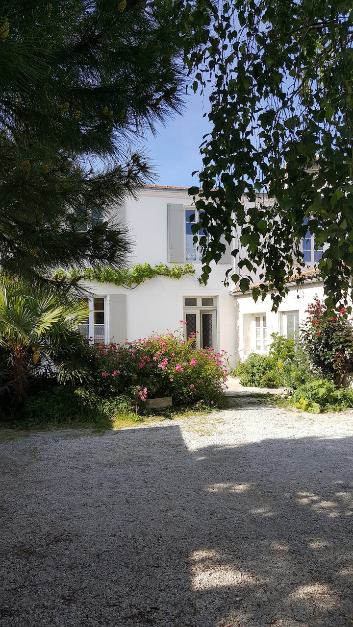 Vaste Maison Entre Mer Et Campagne - Spa Jardin - Charron