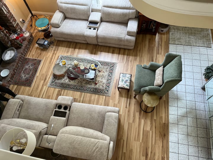 Georgeous Corner Room!
Come Enjoy My Pristine Home - Torrance, CA