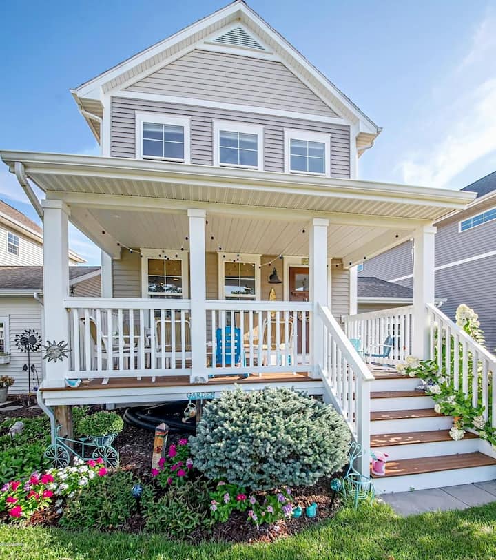 Beachwood Bliss - Benton Harbor, MI