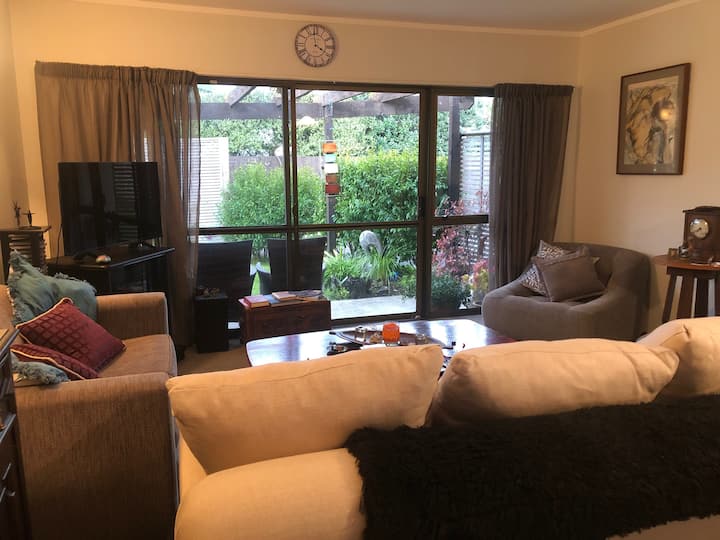 A Warm, Welcoming, Informal Stay - Tauranga