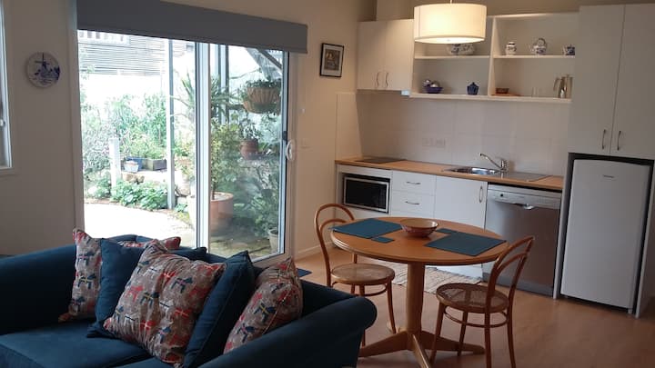 New 1br Exec Apartment Close To Cbd - Hobart