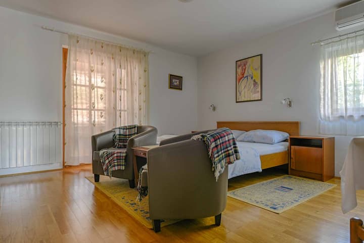 Studio Nada With A Large Terrace, Central Location - Rovinj