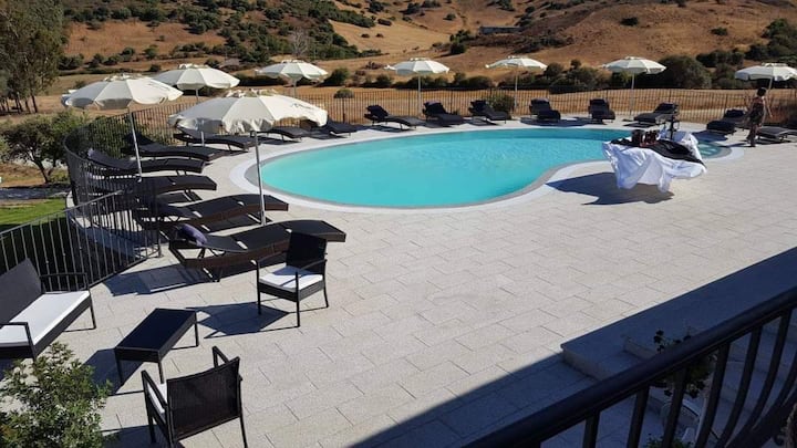 Nioleo - Ginestra - Appartements Avec Piscine - Posada