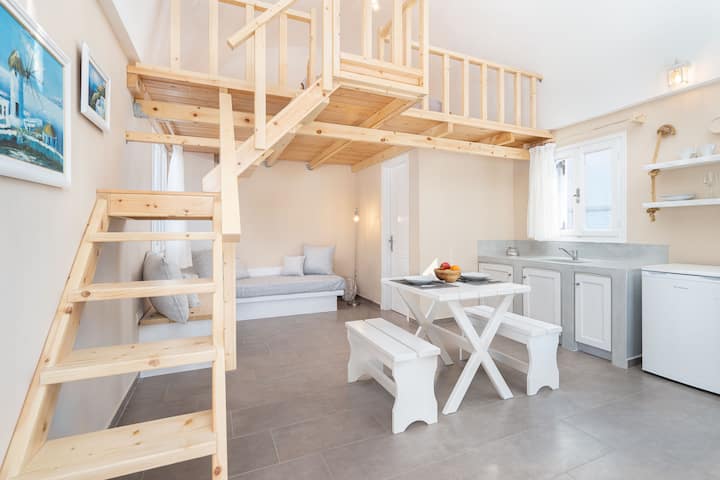 Santa Irini 2 | Traditional Apt | Balcony | - Santorini