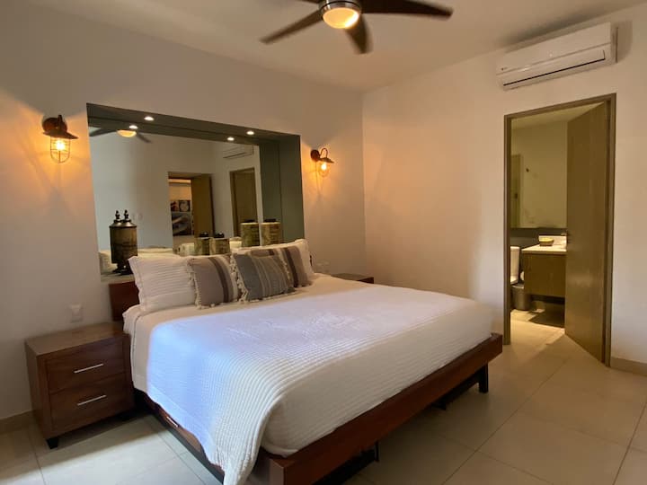 Zenith 307 - Puerto Vallarta