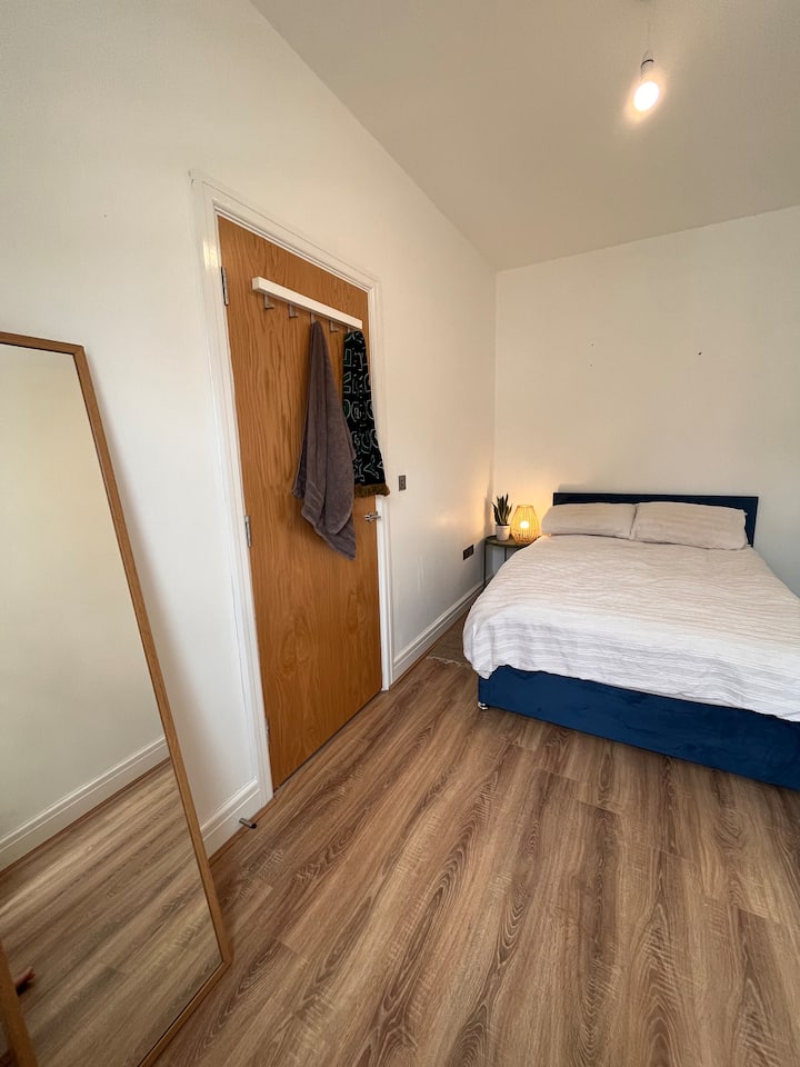 Double Bright, Cosy, And Well Located Room - Liverpool