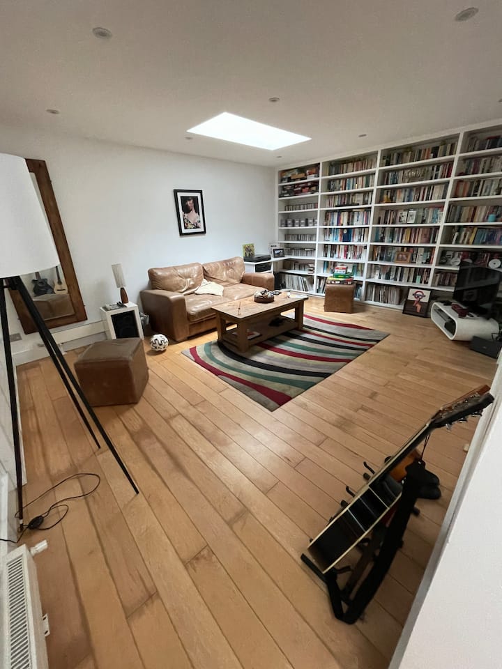 En-suite Double Bedroom In Secluded Putney Mews - Barnes