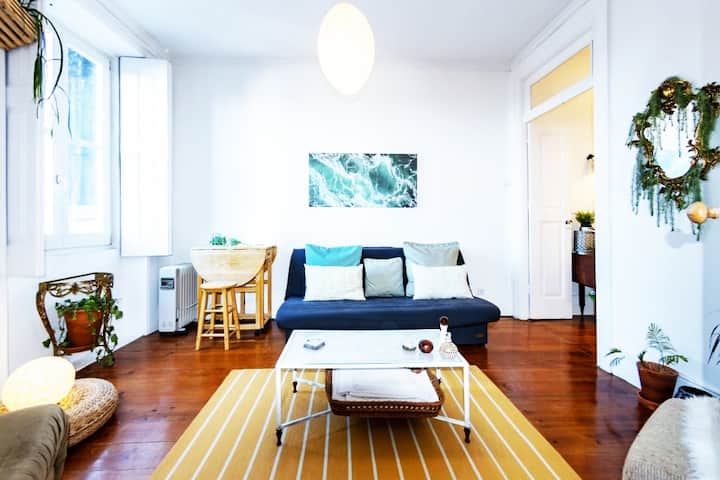 Clean & Cool & Central: Cozy Downtown! - Porto