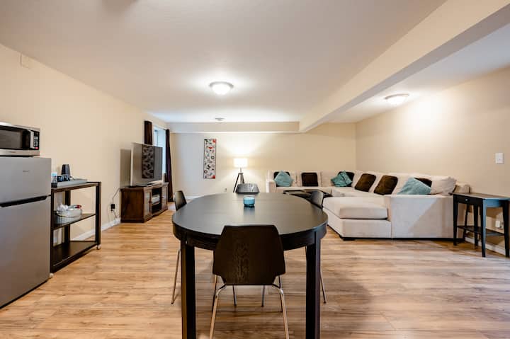 Denver420retreat-2privaterms& 800sq Bsmt2-12 Guest - Thornton, CO