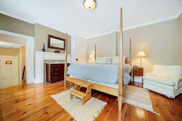 Cromwell Manor Inn's Manor House - Windsor - Beacon, NY